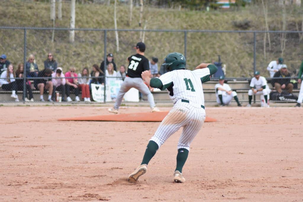 Summit baseball team concludes regular season with 9-6 loss to Glenwood ...